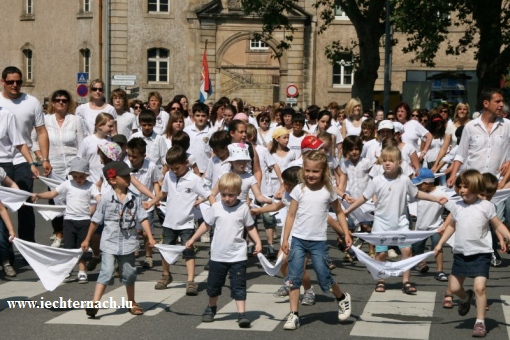 Iechternach.lu - Die Springprozession in Echternach