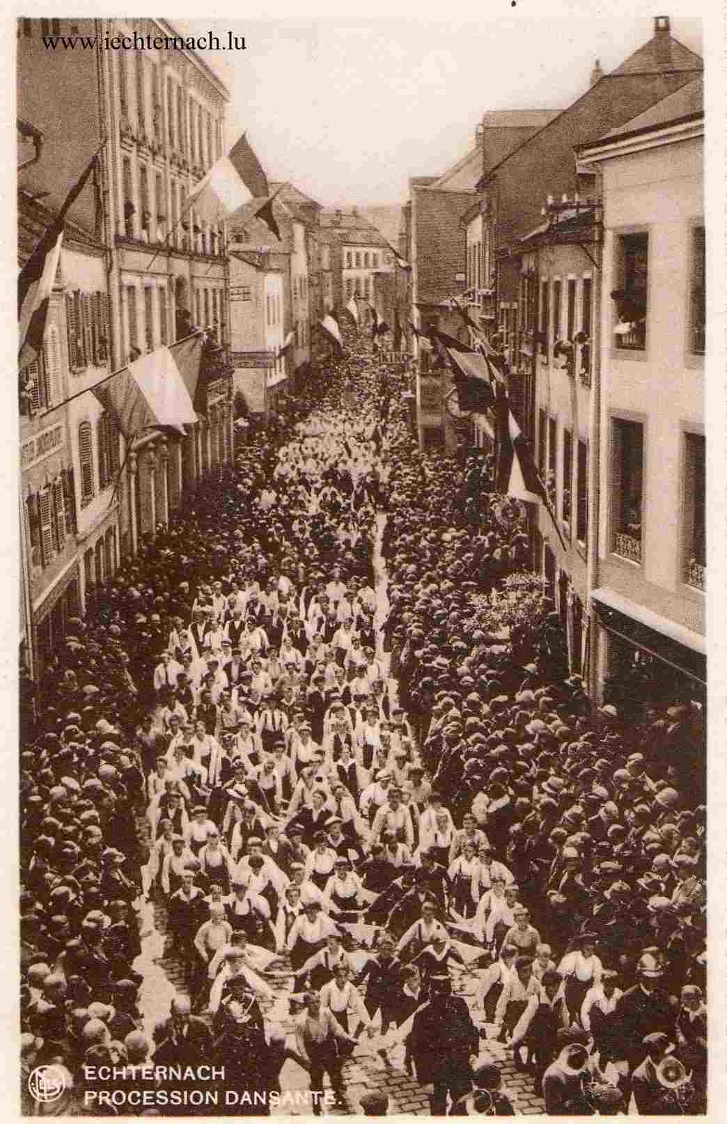 Old postcards from Echternach: The dancing procession - Today and yesterday